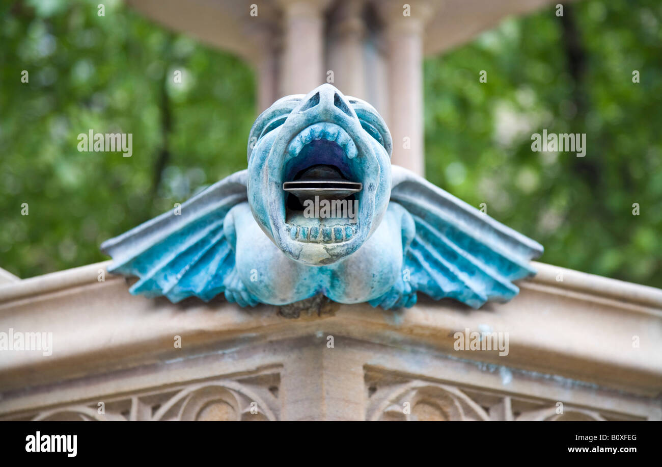 Gargoyles victorian hi-res stock photography and images - Alamy