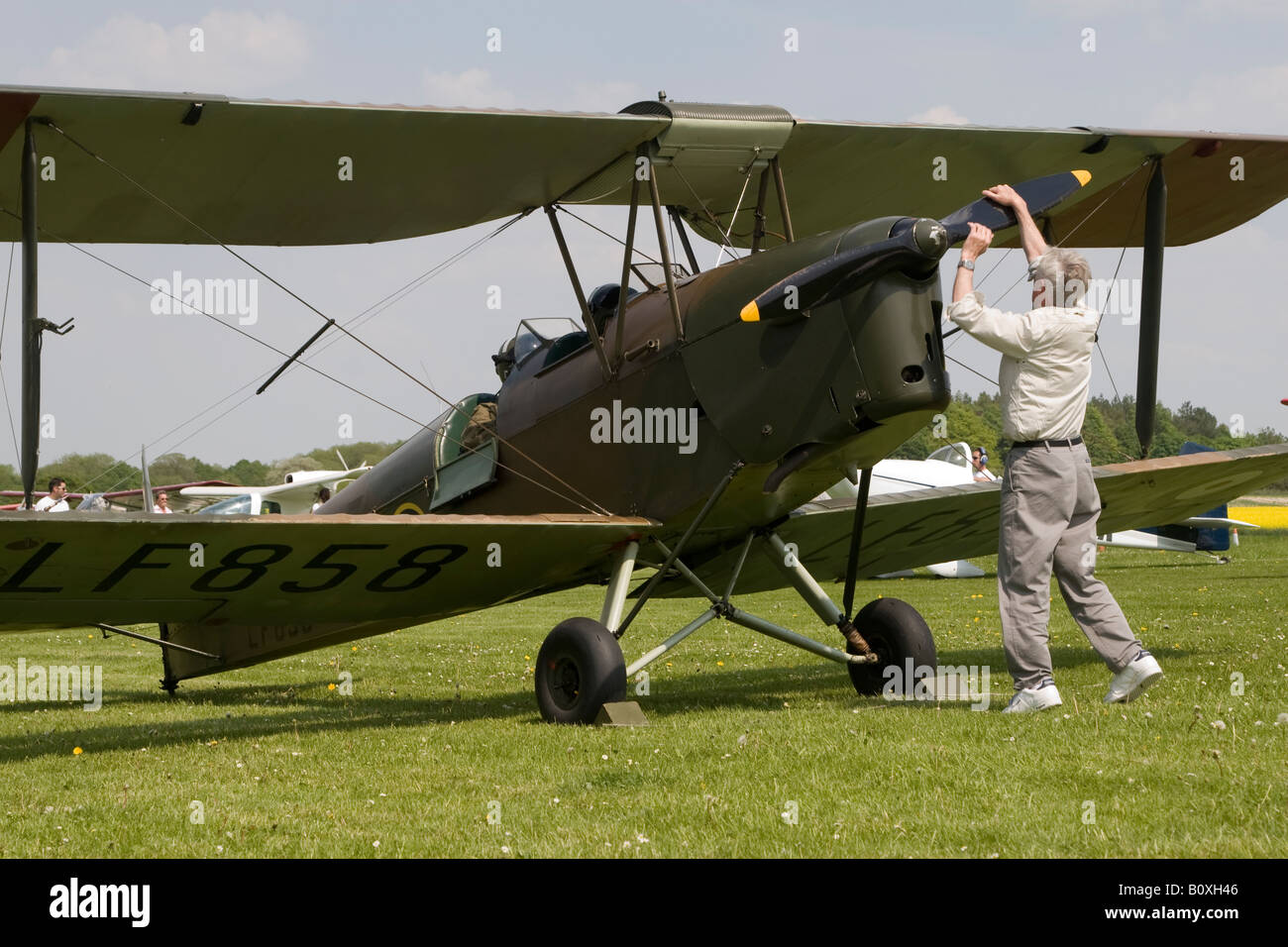 Classic de havilland dh82 tiger hi-res stock photography and images - Alamy