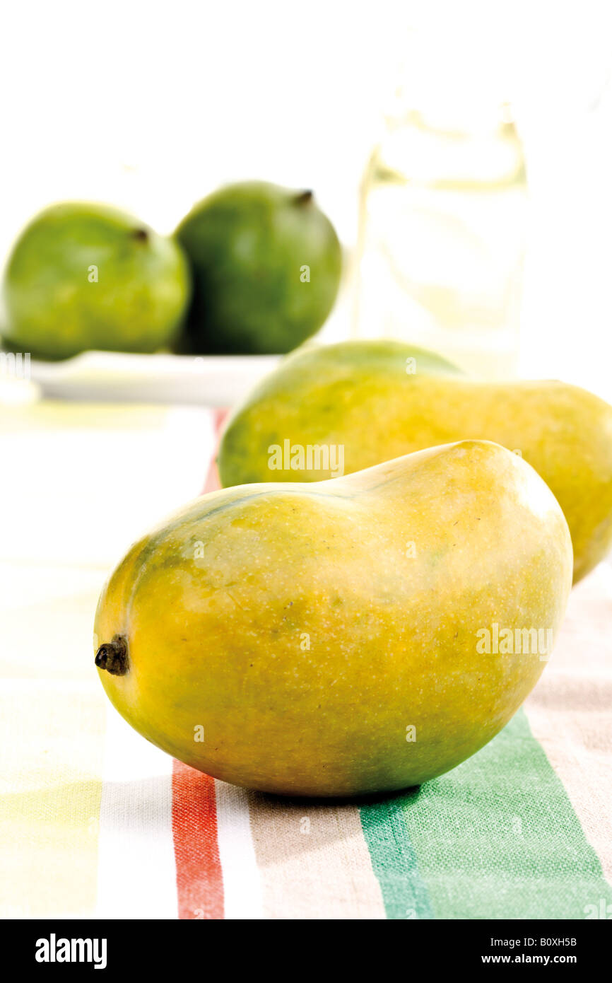 4 mango hi-res stock photography and images - Alamy