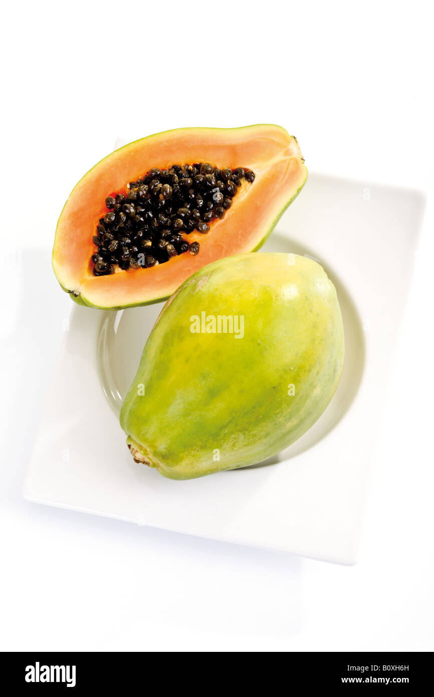Fruit half halved papayas hi-res stock photography and images - Alamy