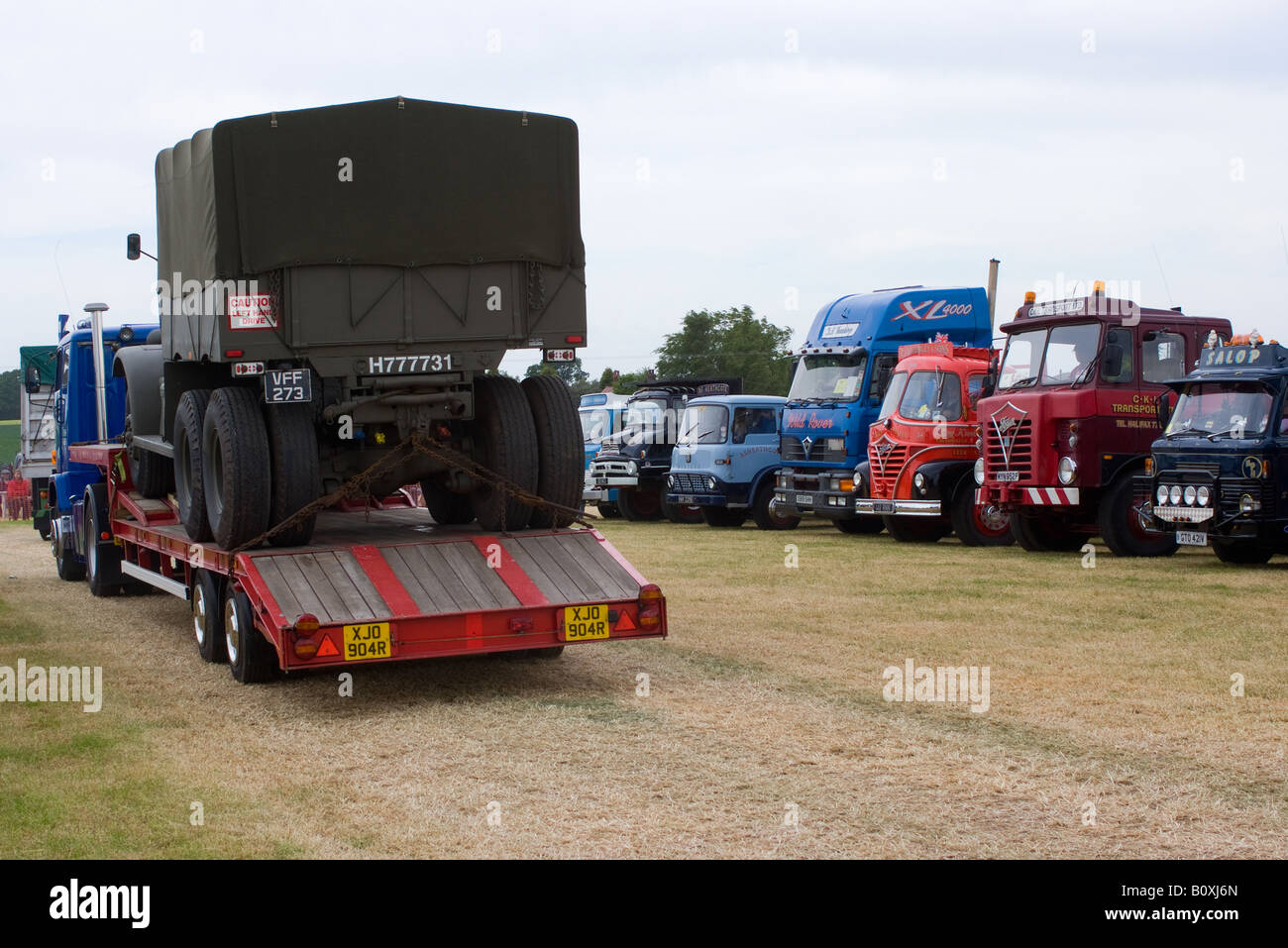Flatbed tractor hi-res stock photography and images - Alamy