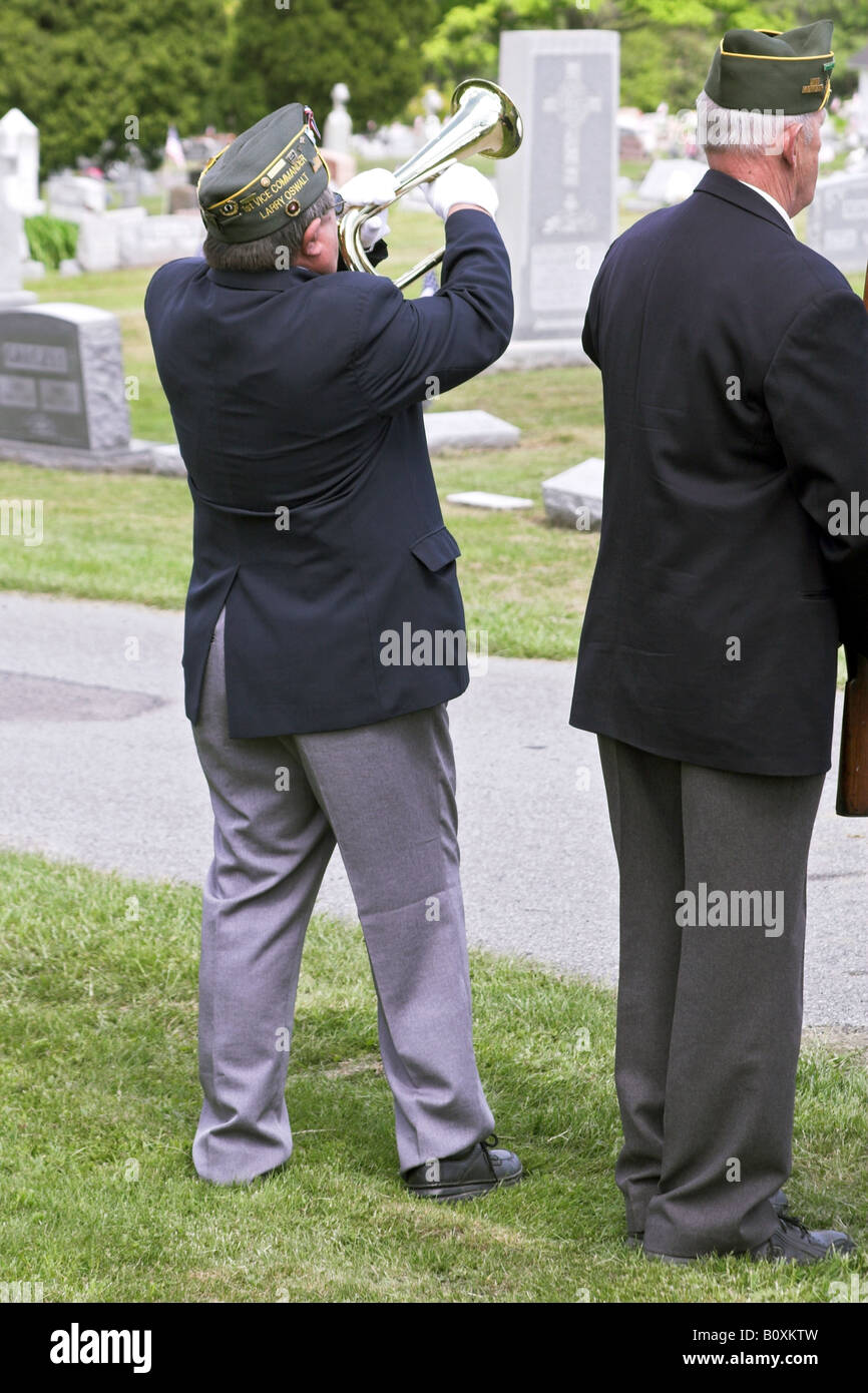 Plays taps hi-res stock photography and images - Alamy