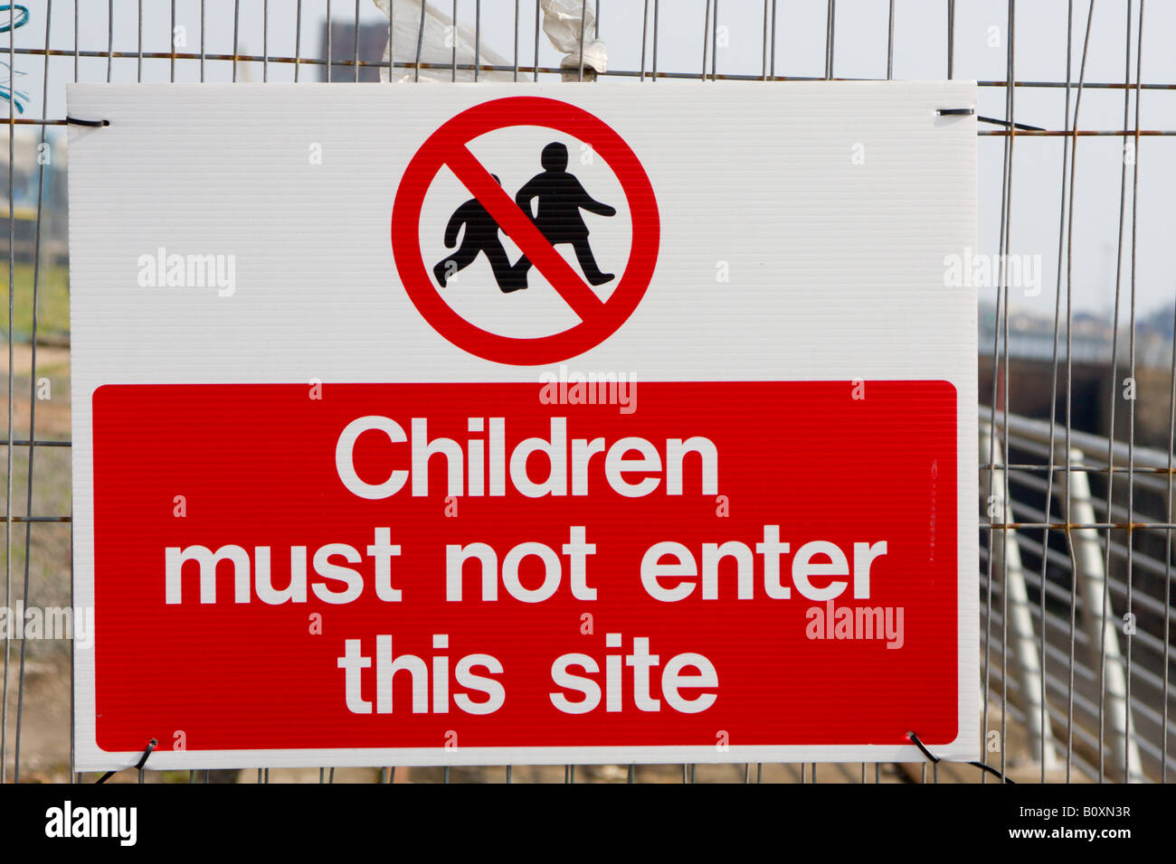 Children keep out warning sign hi-res stock photography and images - Alamy
