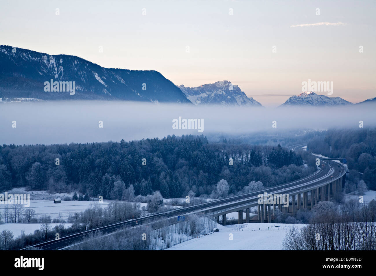 Big roads hi-res stock photography and images - Alamy