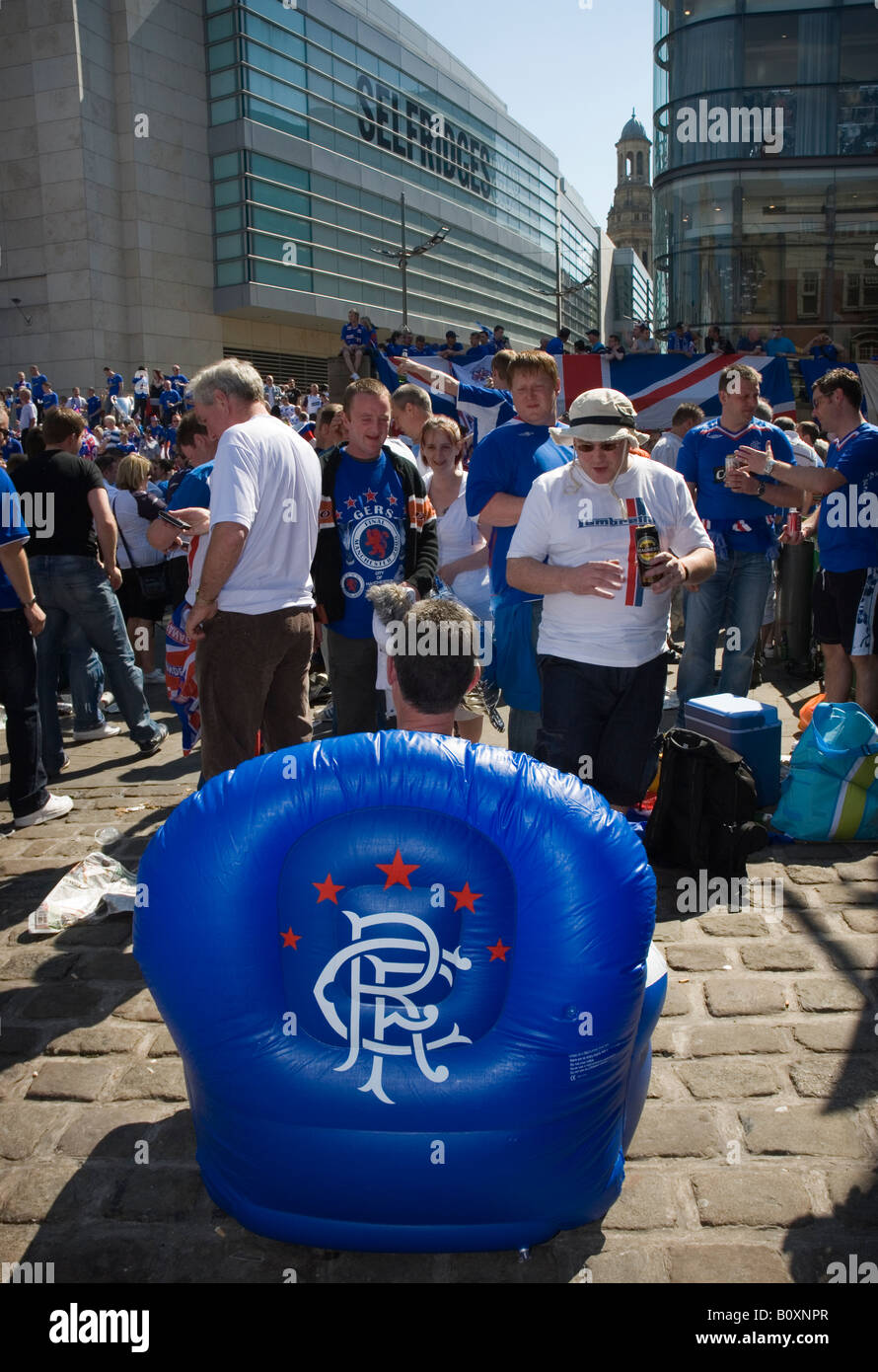 Glasgow Rangers fans in Manchester for the UEFA Cup Final Rangers 0 ...
