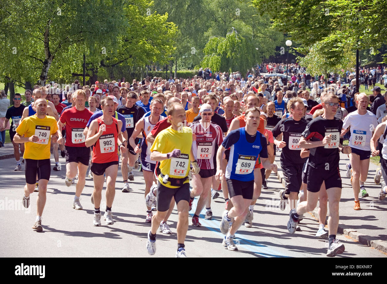 Crowd people running hi-res stock photography and images - Alamy