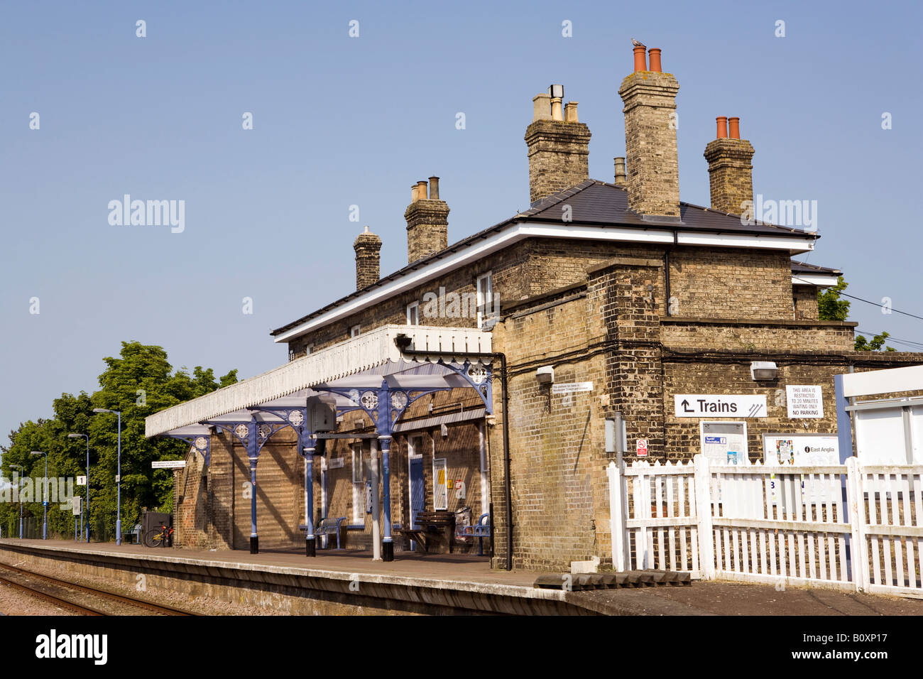 UK England Suffolk Saxmundham railway station platform Stock Photo - Alamy