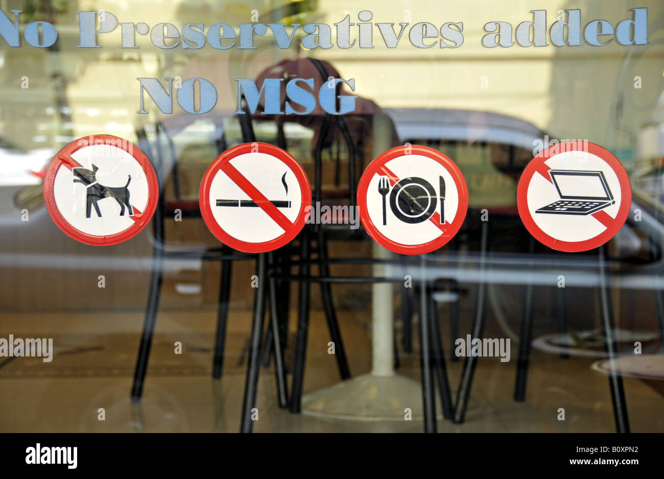 Restaurant window sticker hi-res stock photography and images - Alamy
