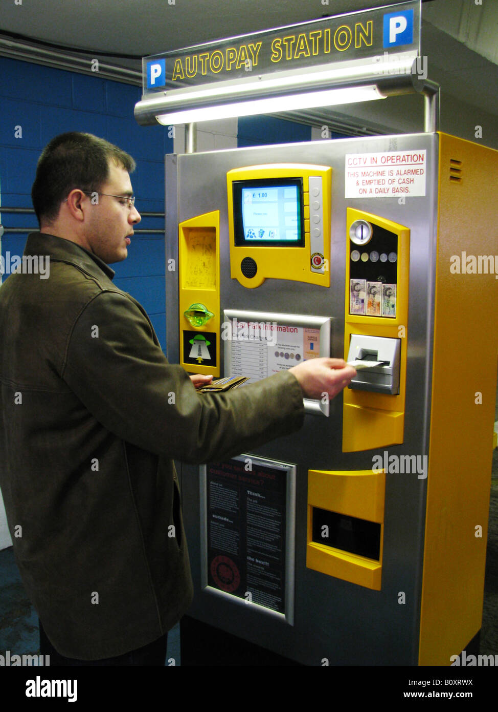 Large multi storey car parks hi-res stock photography and images - Alamy