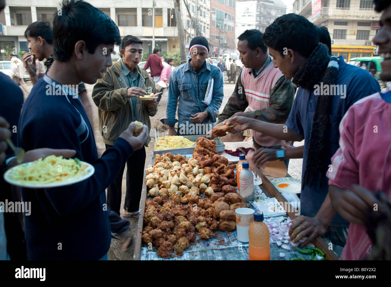 Street food vendors in Dhaka Bangladesh Stock Photo - Alamy