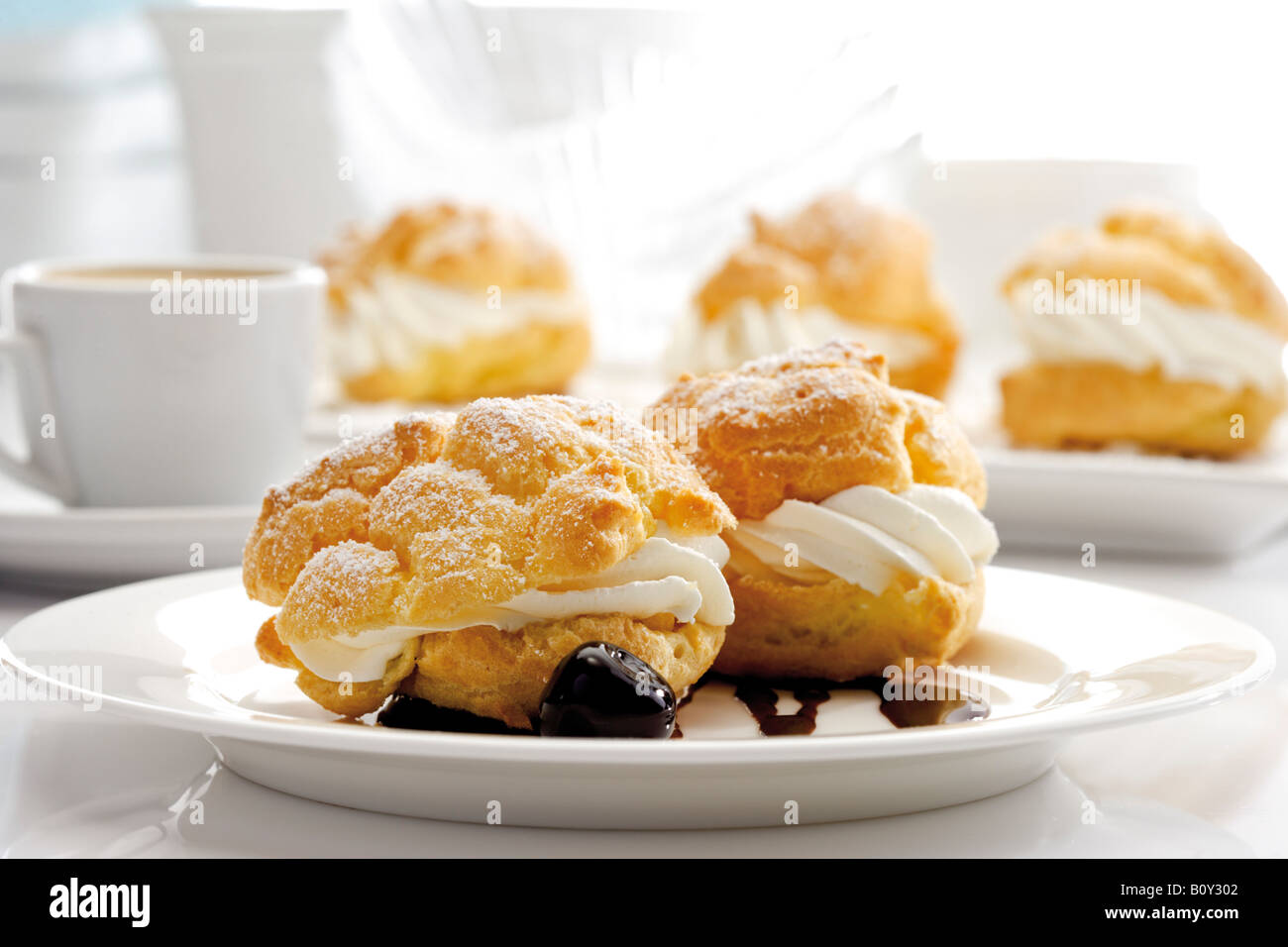 Cream interior plate hi-res stock photography and images - Alamy