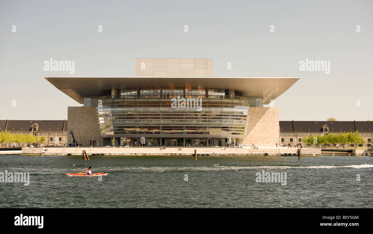 New opera house copenhagen denmark hi-res stock photography and images ...