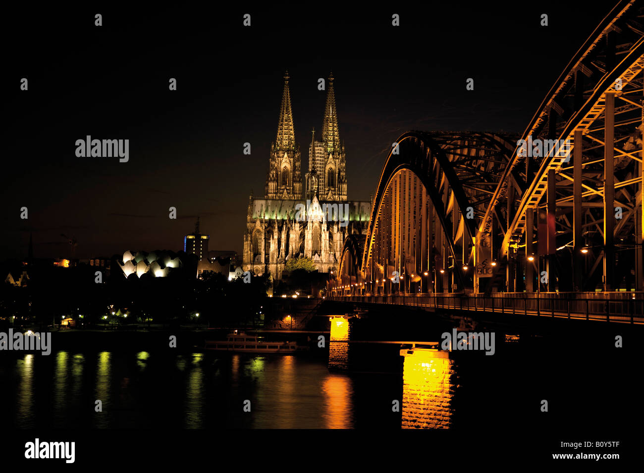 Germany, Cologne, Bridge and Cologne Cathedral at night Stock Photo - Alamy Germany, Cologne, Bridge and Cologne Cathedral at night Stock Photo - Alamy
