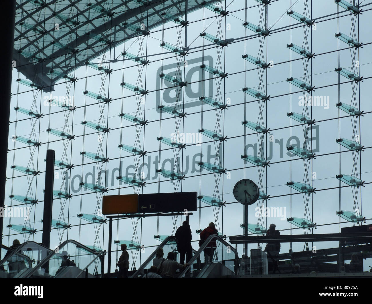 hauptbahnhof central train station berlin germany Stock Photo - Alamy