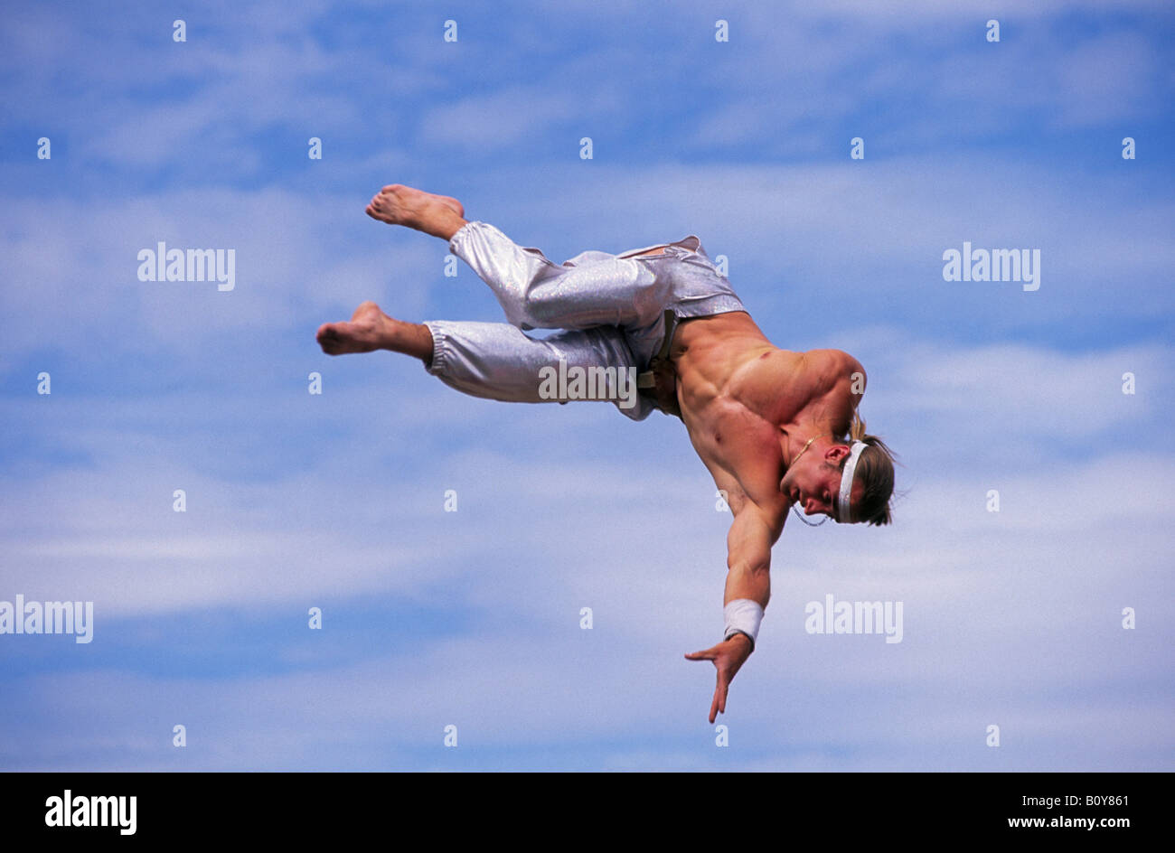 Circus Acrobat Stock Photos & Circus Acrobat Stock Images - Alamy