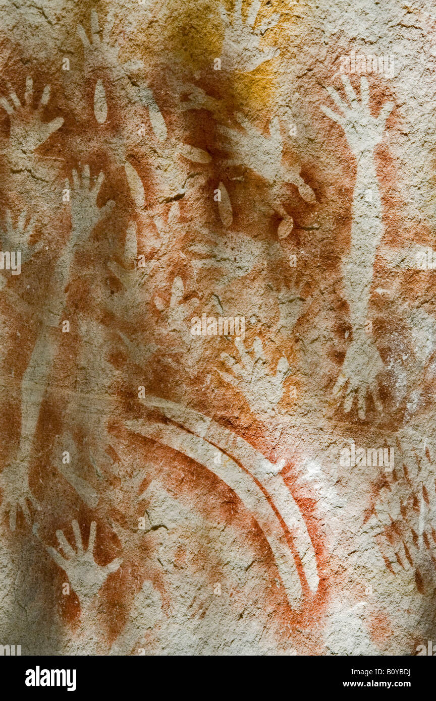 Aboriginal pictographs hi-res stock photography and images - Alamy