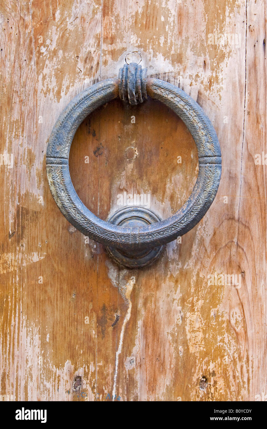 Door rapper hi-res stock photography and images - Alamy