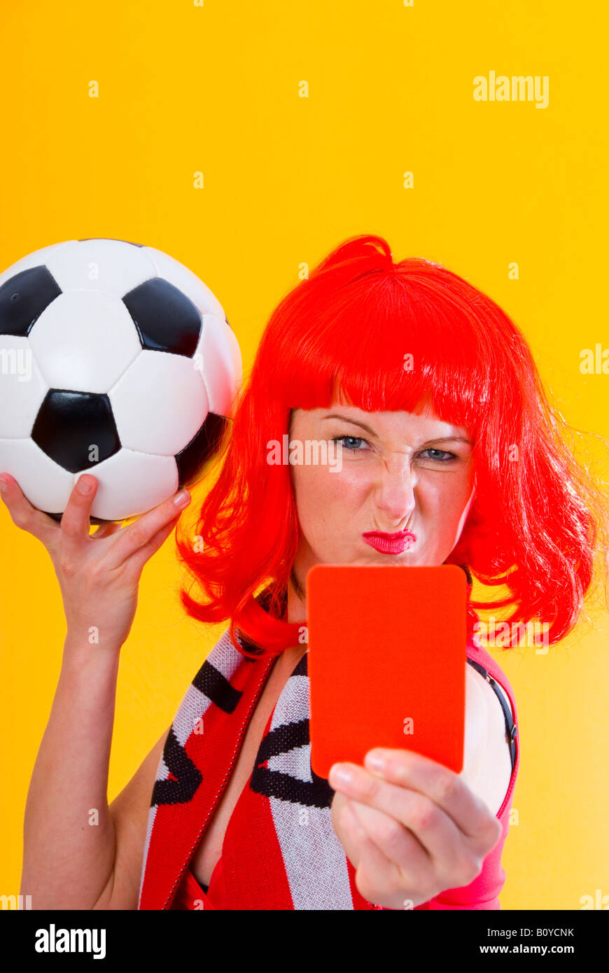 Red card football women hi-res stock photography and images - Alamy