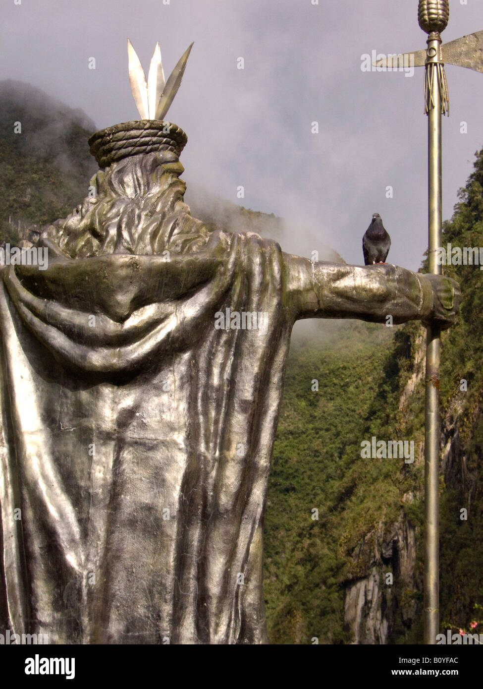 Statue of Pachacutec, Inca leader, in Aguas Calientes, Peru Stock Photo ...
