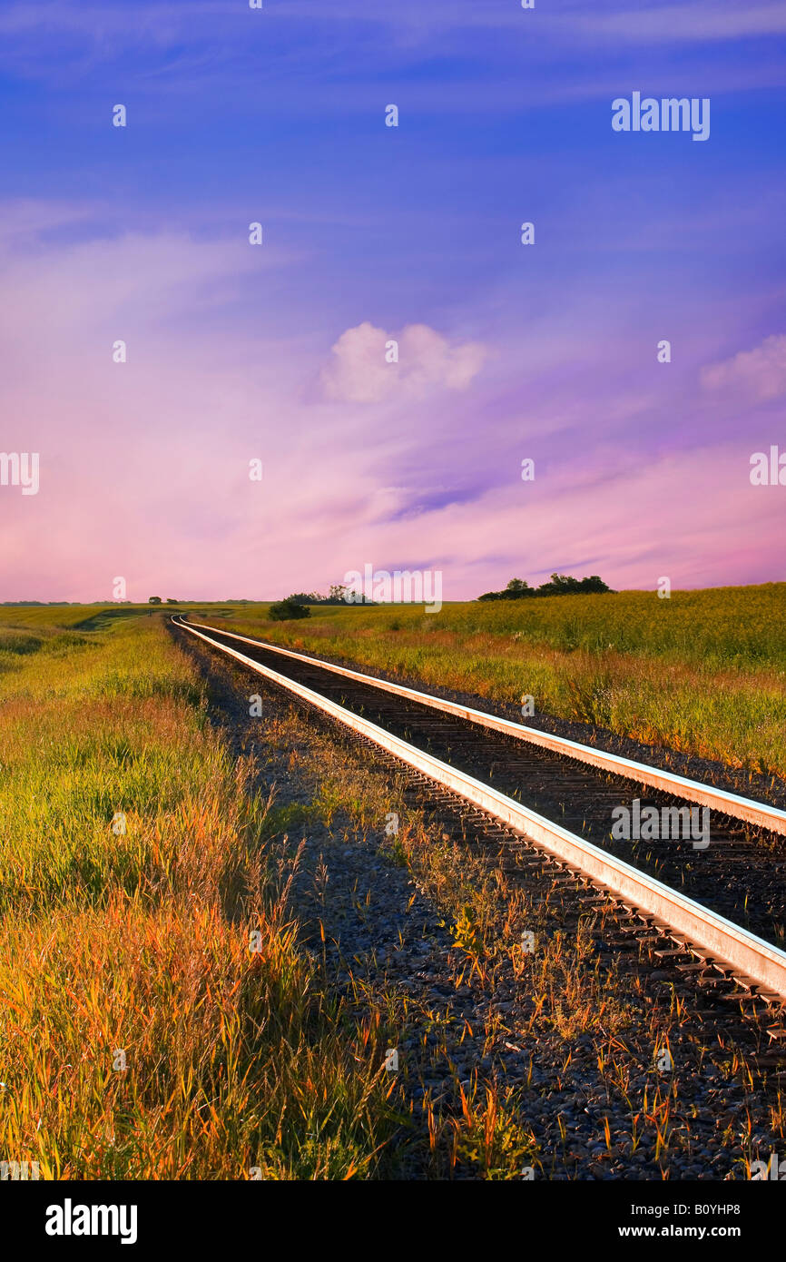 Rural train track Stock Photo - Alamy