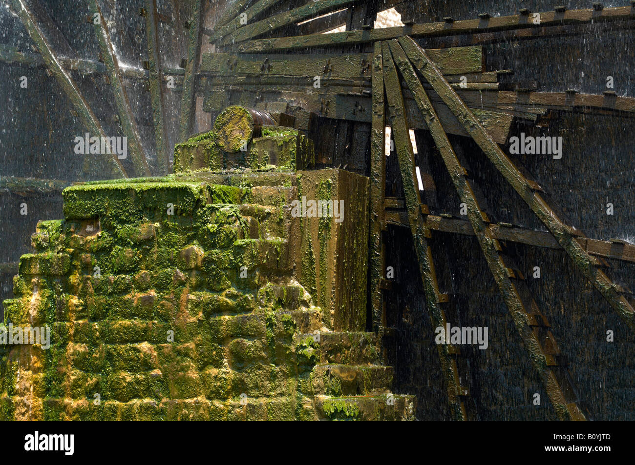 Waterwheel in the Syrian city of Hama Stock Photo - Alamy