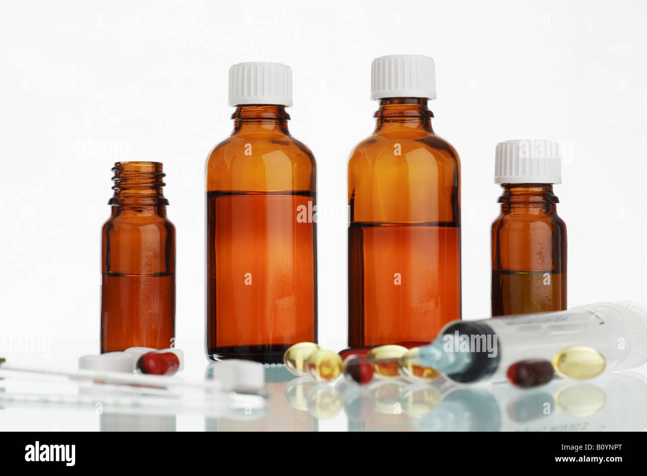 Medicine bottles, tablets, close up Stock Photo - Alamy