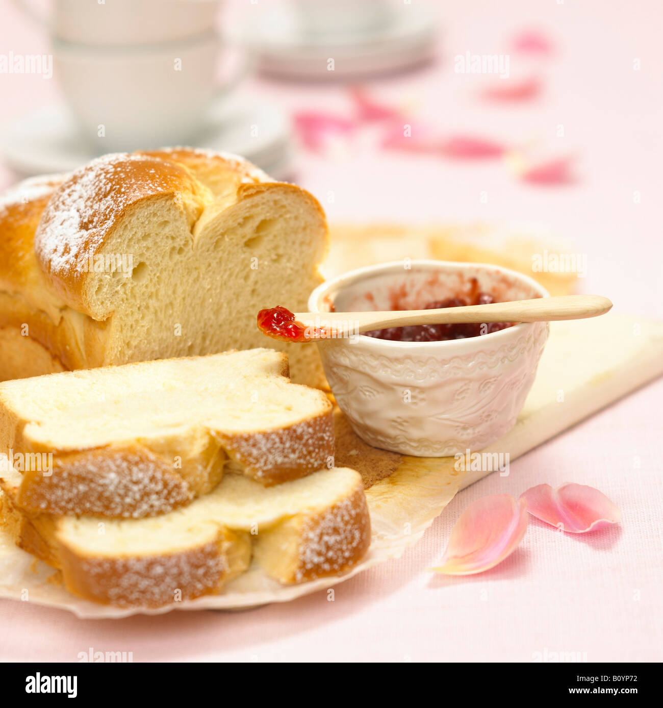 White bread photos hi-res stock photography and images - Alamy