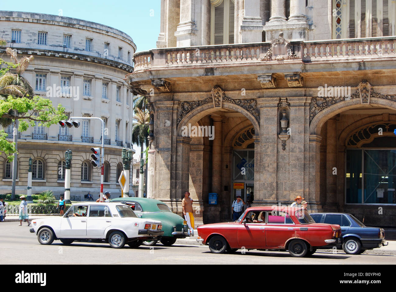 Old cars in Havana Centro Stock Photo - Alamy