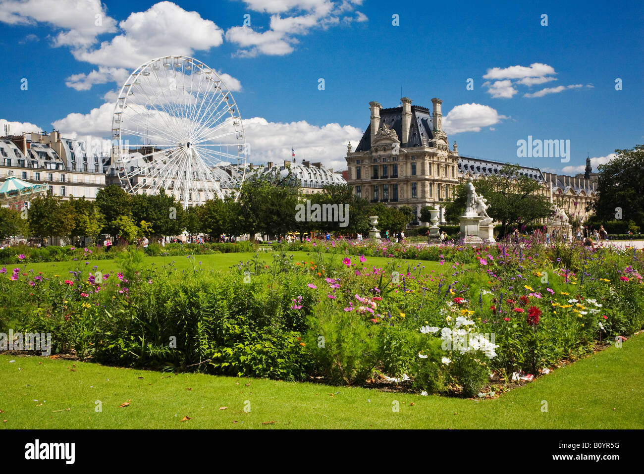 The tuileries gardens hi-res stock photography and images - Alamy