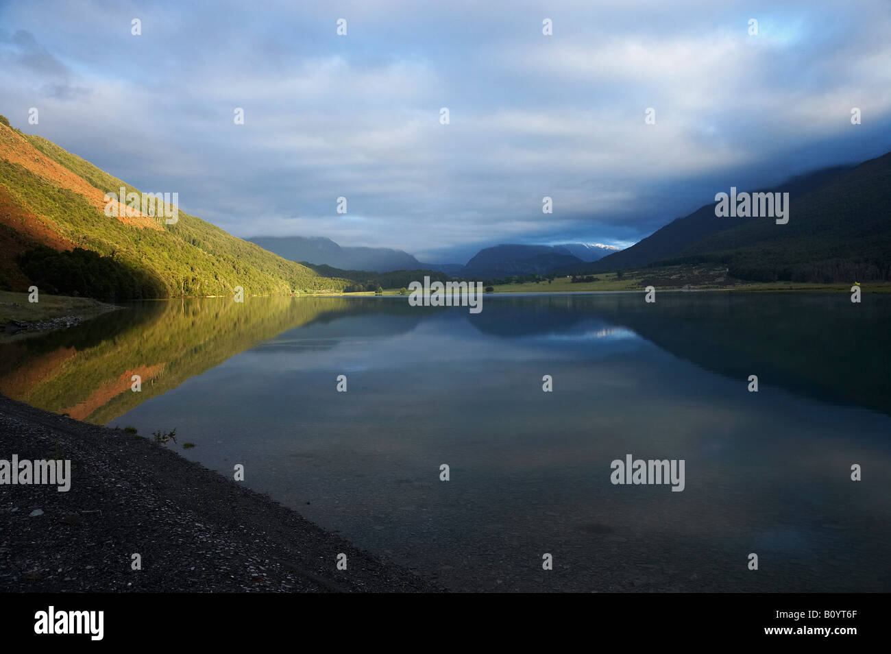 Paradise diamond lake hi-res stock photography and images - Alamy