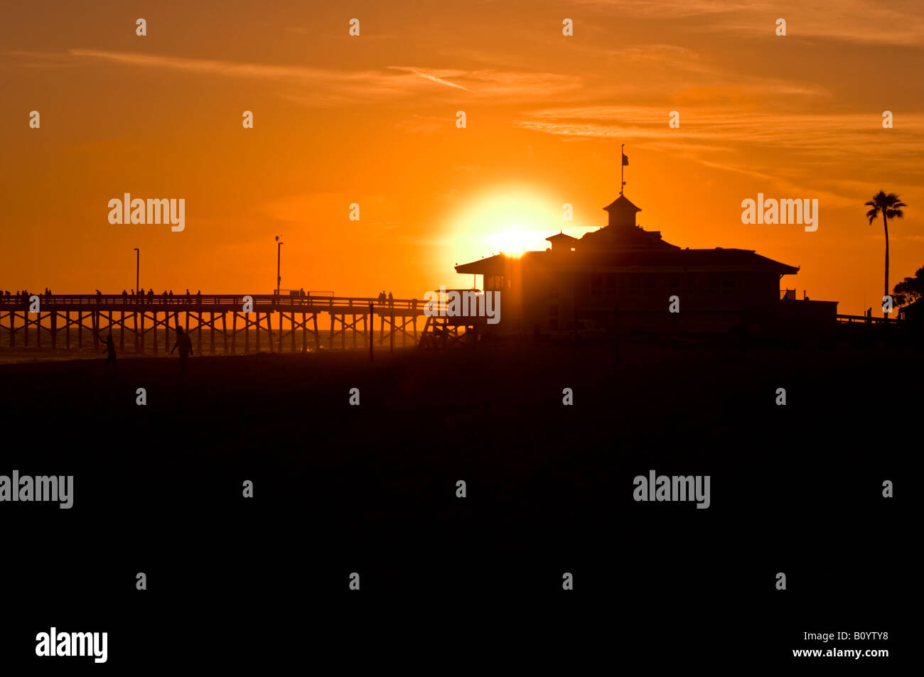 Sunset pacific beach pier hi-res stock photography and images - Alamy