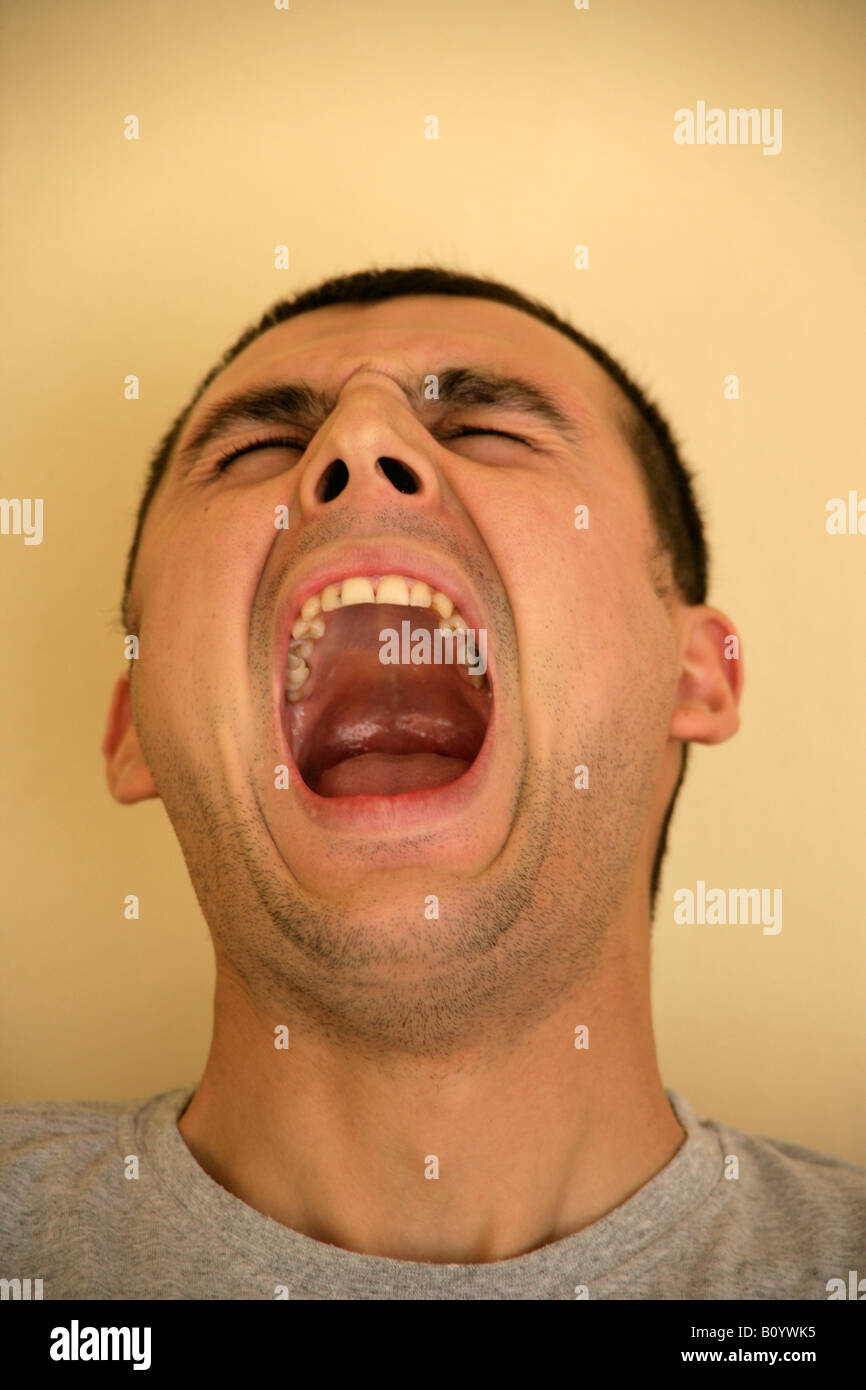 Man with bad teeth screaming in pain Stock Photo - Alamy