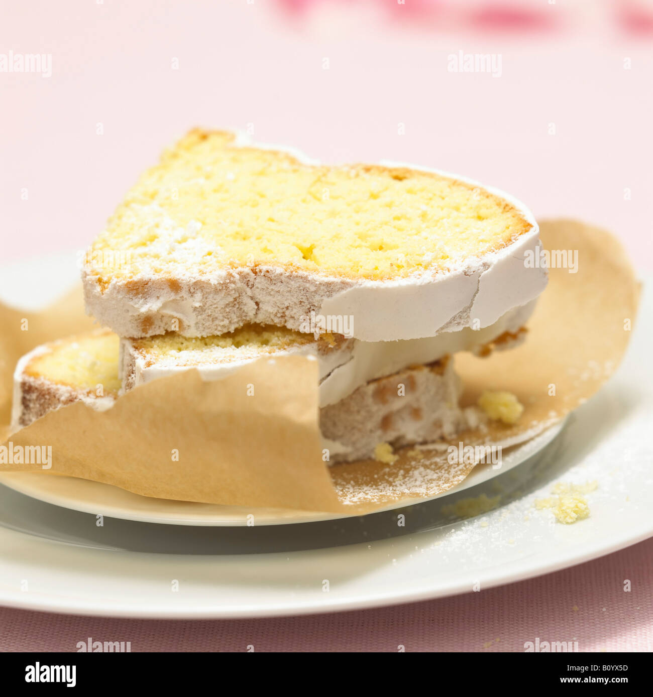 Cake with icing sugar Stock Photo - Alamy