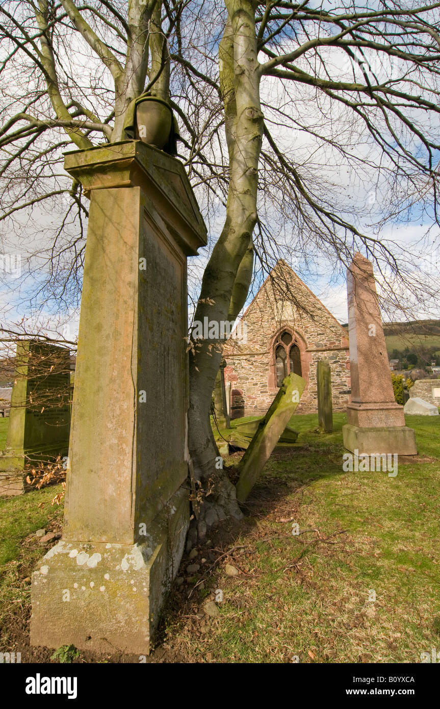 Old kirk yard hi-res stock photography and images - Alamy