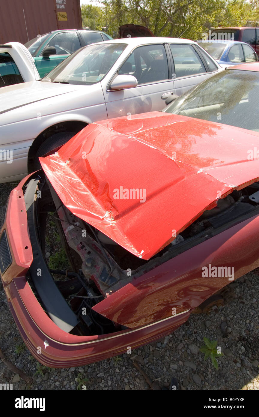 Crunched car hi-res stock photography and images - Alamy