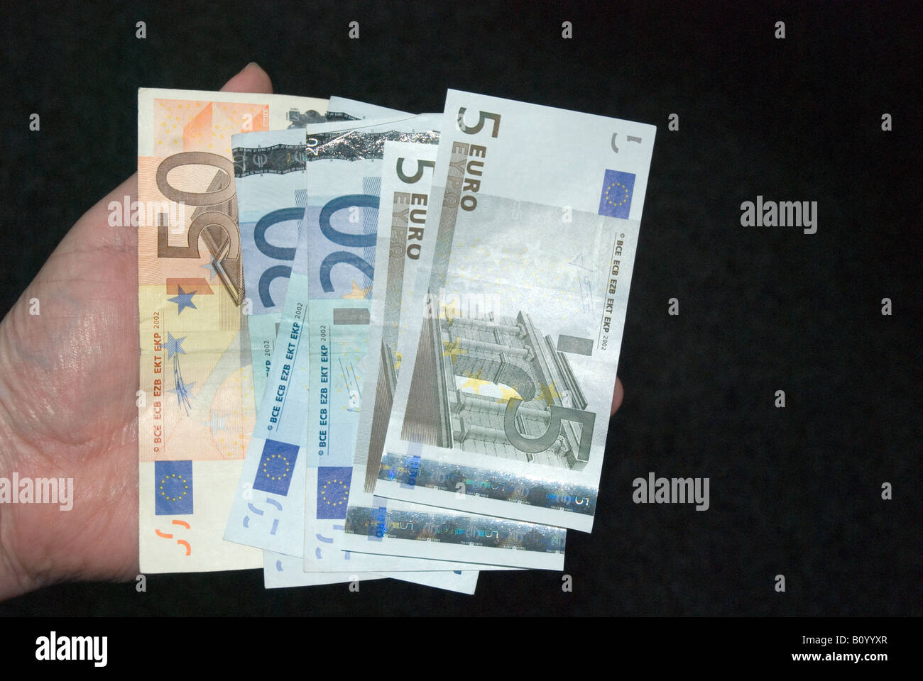 U e notes hi-res stock photography and images - Alamy