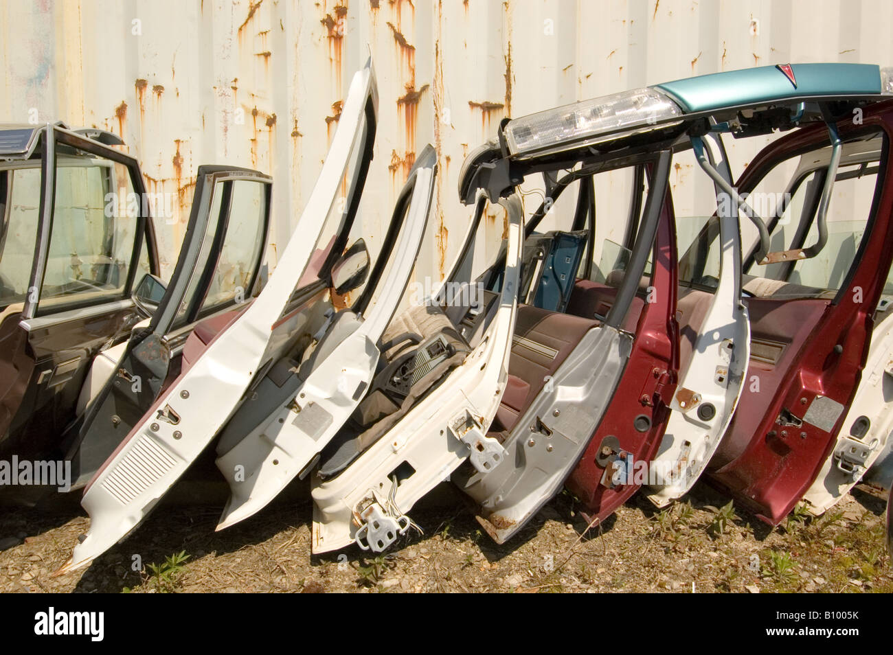 Crunched car hi-res stock photography and images - Alamy