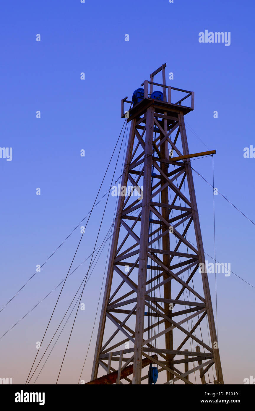 Oil towers hi-res stock photography and images - Alamy