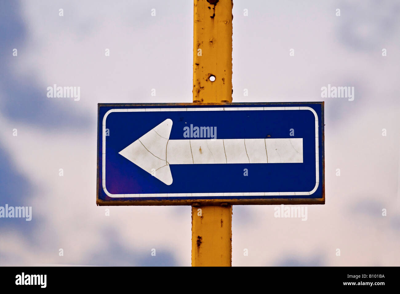 picture of the one way sign Stock Photo - Alamy