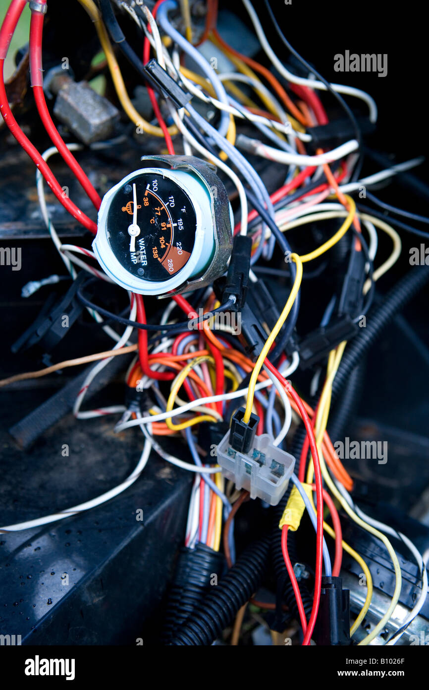 Electric car engine bonnet hi-res stock photography and images - Alamy