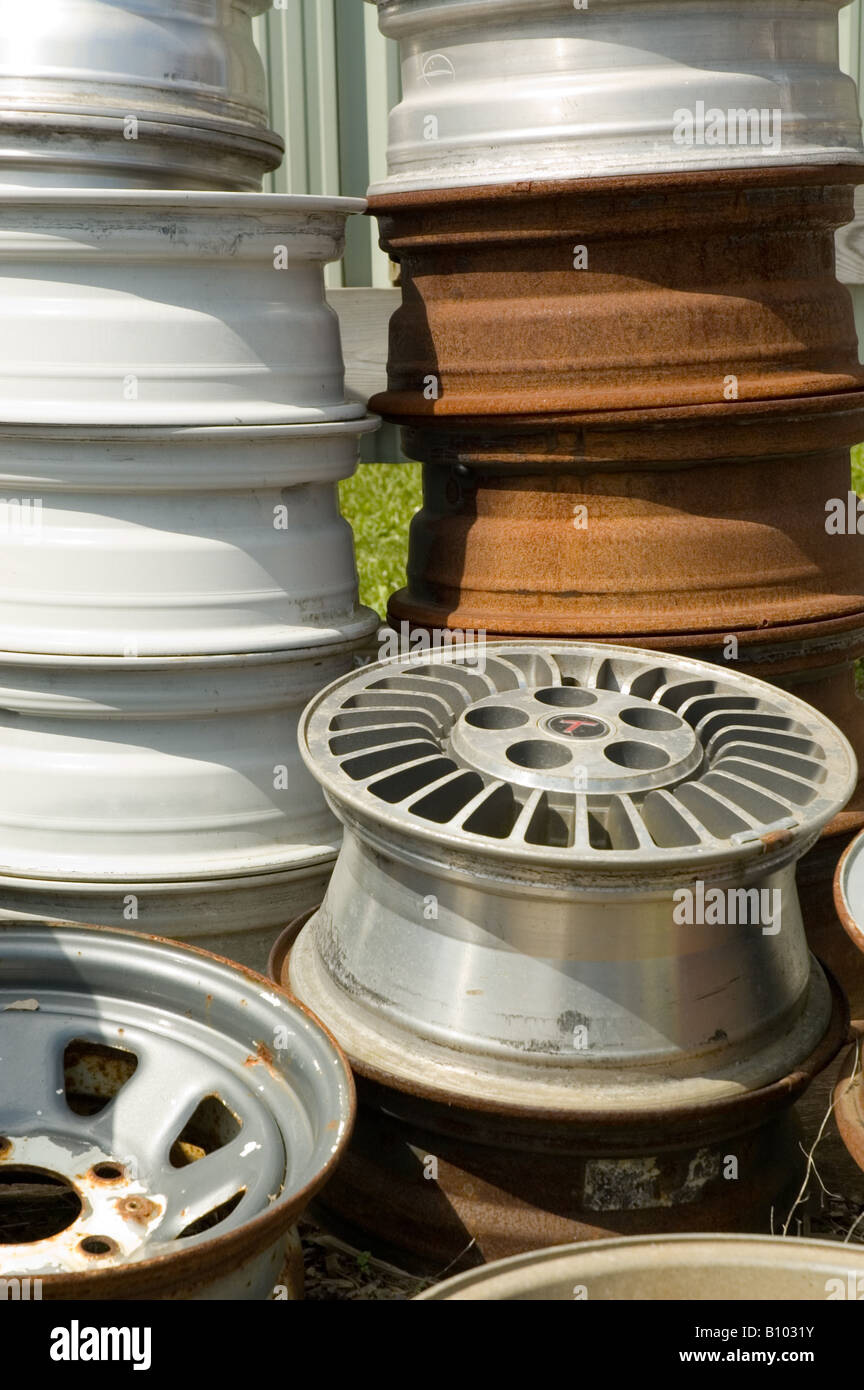 Crunched car hi-res stock photography and images - Alamy