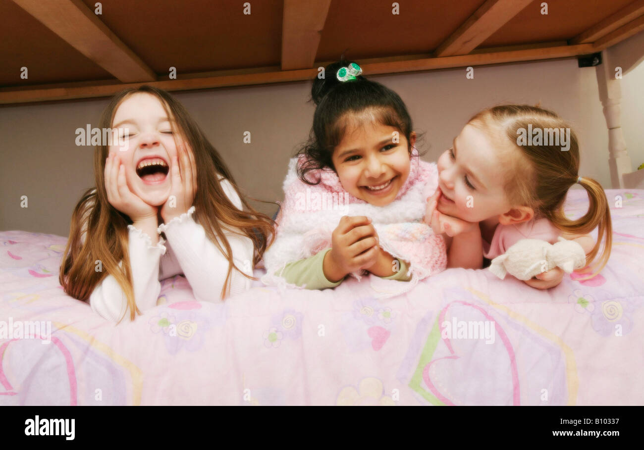 Kids sleepover hi-res stock photography and images - Alamy