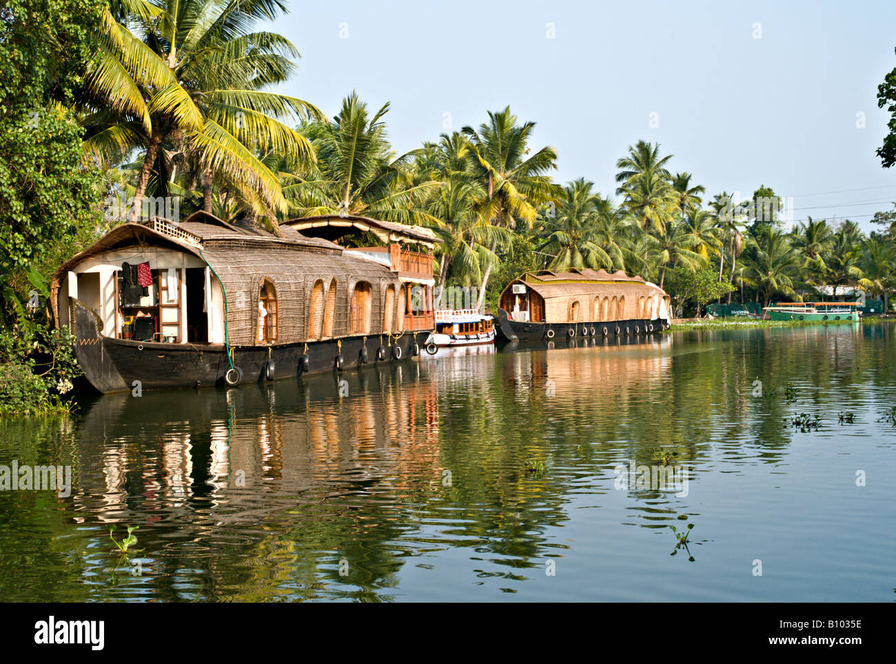 Rice barges kerala hi-res stock photography and images - Alamy