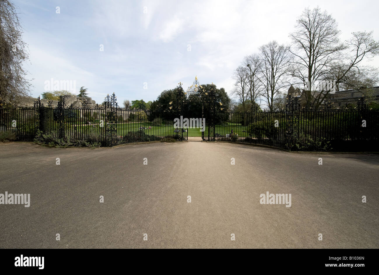 Gates to New College Garden from the Garden Quadrangle, Oxford Stock ...