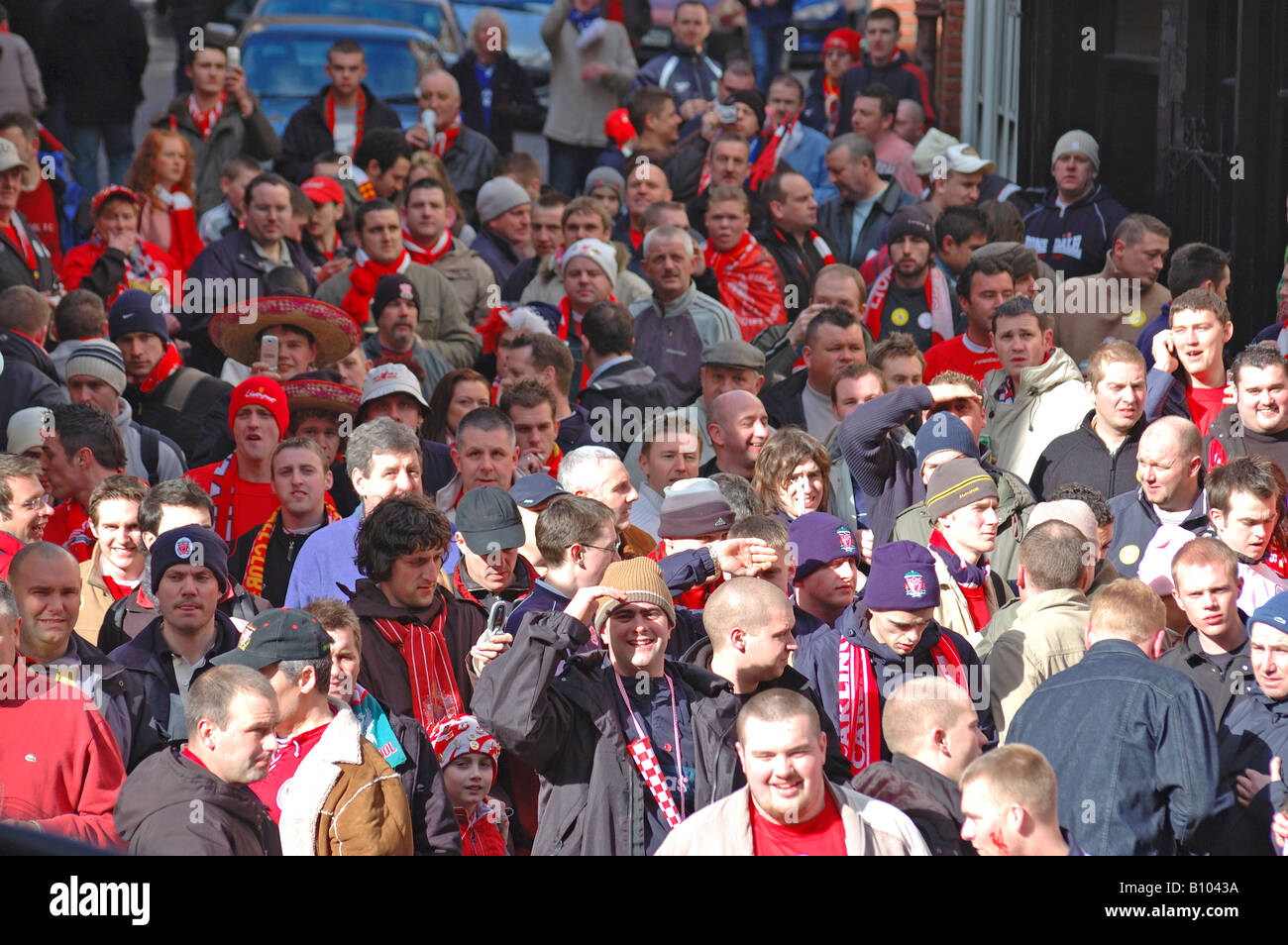 Supporters singing hi-res stock photography and images - Alamy
