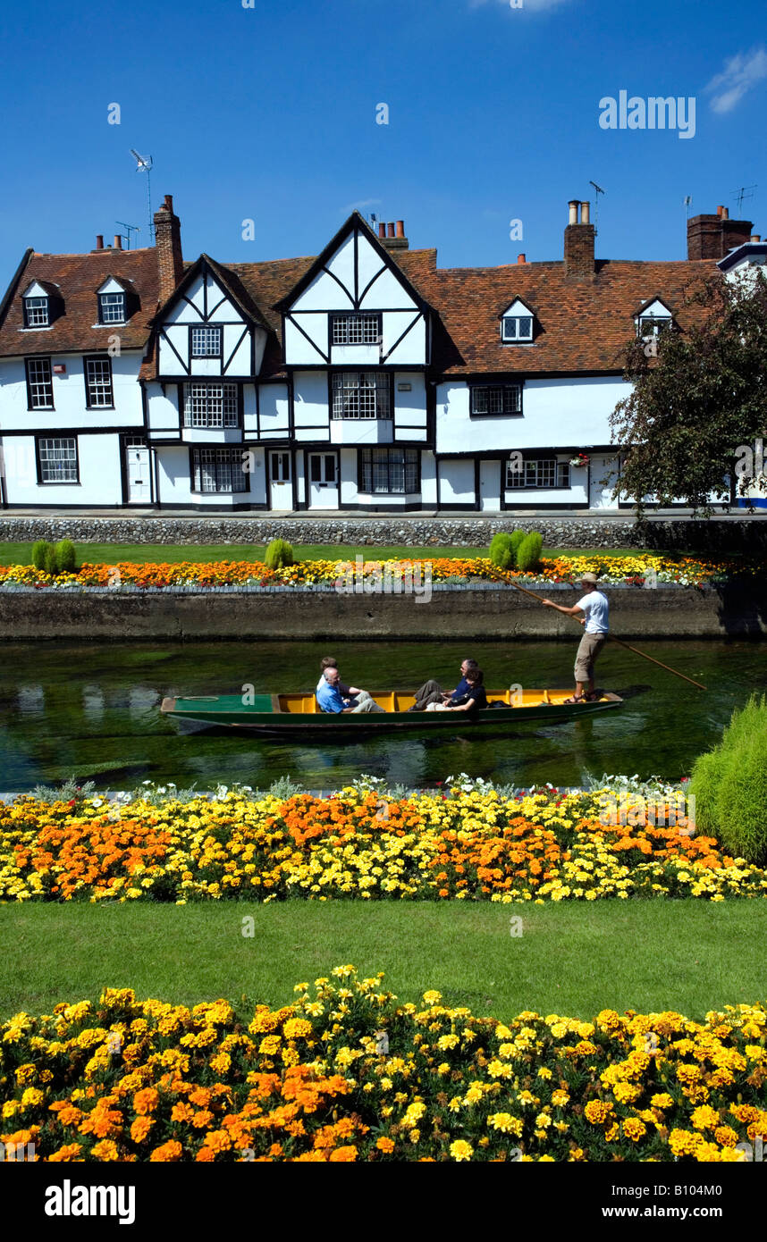 Men punting on the river stour in Canterbury, Kent, UK Stock Photo - Alamy