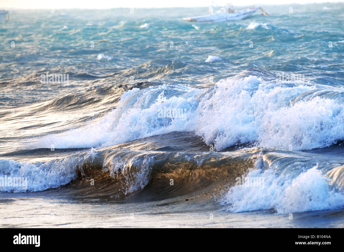 Ocean sea waves foamy hi-res stock photography and images - Alamy