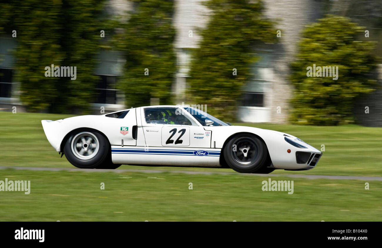 ford gt40 vintage classic formula one f1 racing car in white in front ...