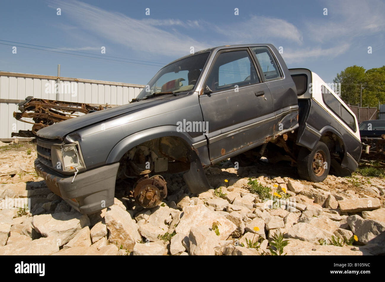 Crunched car hi-res stock photography and images - Alamy