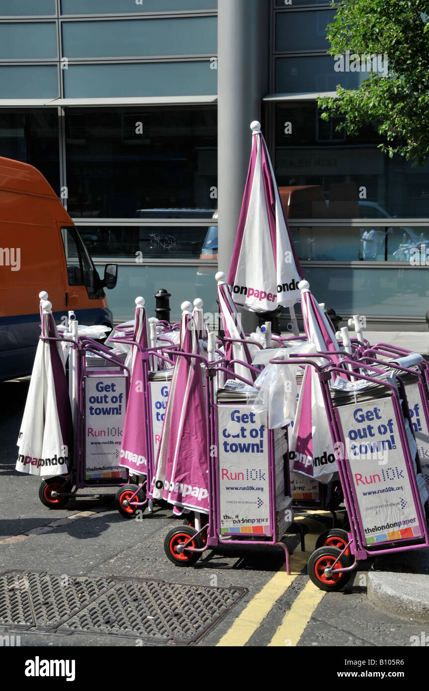 Free newspaper stands hi-res stock photography and images - Alamy